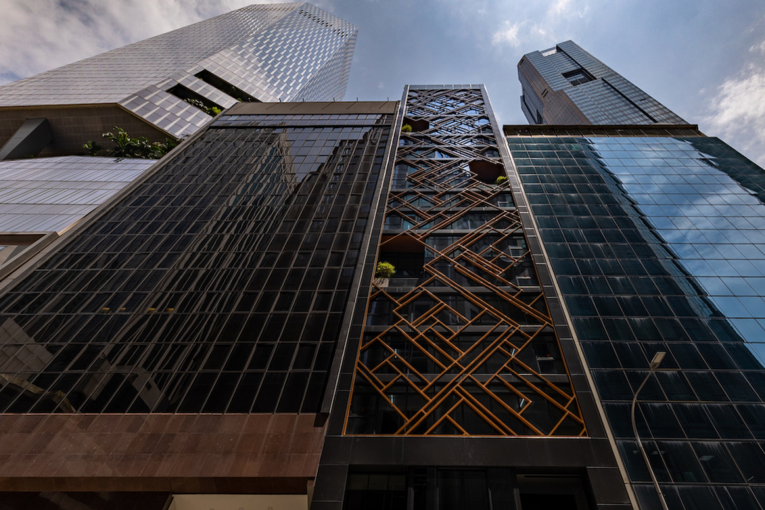 Shophouse-inspired office building with duplex suites at 8 Robinson ...