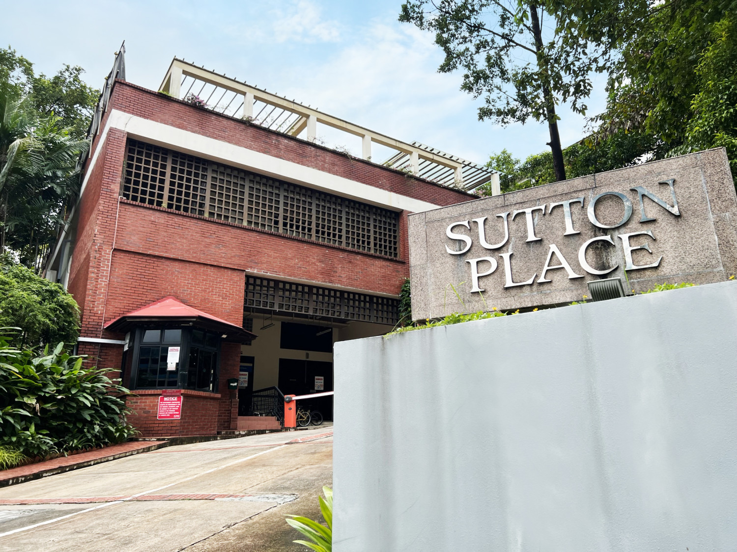 Freehold Sutton Place launches $285 mil collective sale bid - Singapore ...